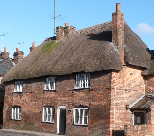 More Thatched houses: Hi thought i'd get on the band waggon so to speak ...