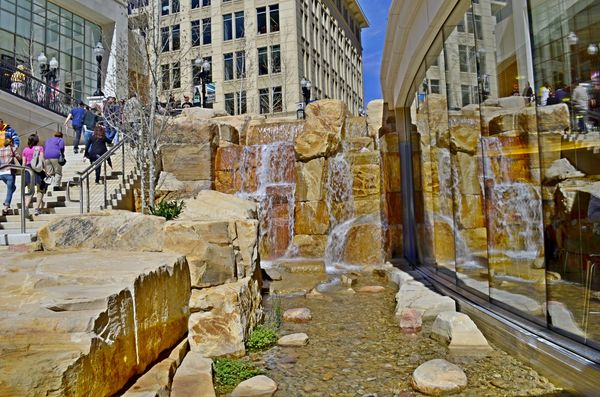 Mall Waterfall: Last week I posted a water fall at a new Mall in Salt ...