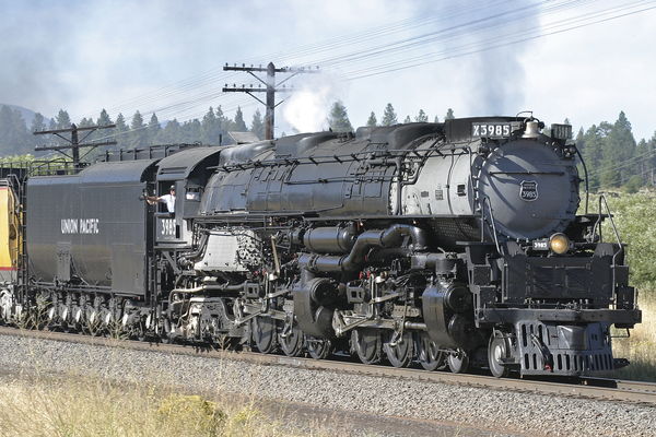 Union Pacific # 3985 Challenger: World's largest operating steam ...
