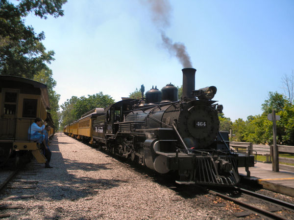 Hukleberry Railroad 464 Steam Engine: I went to the Hukleberry railroad ...