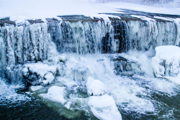 Flint Creek Waterfalls: the snow was so pretty...