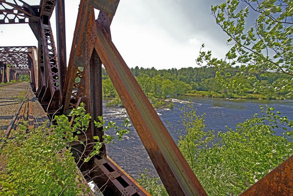 Old & Unused Rail Bridge over Merrimack River, NH: Hi all Here are ...
