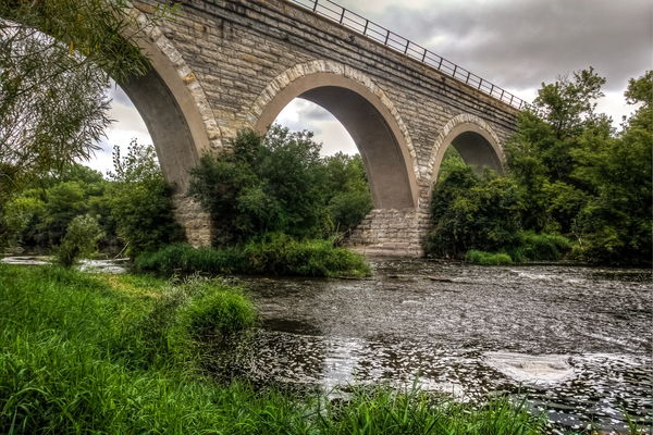 Tiffany Bridge Beloit Wi: This stone bridge is thought to be the oldest ...