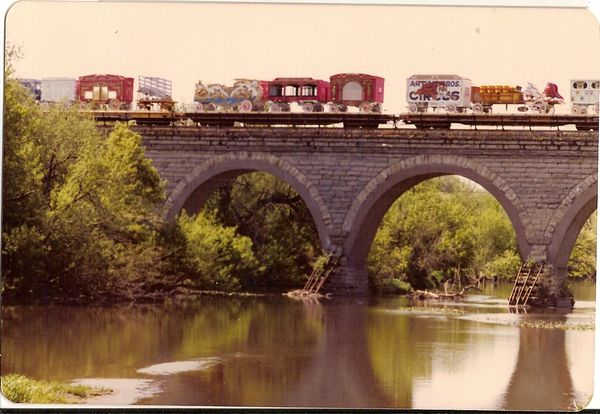 Tiffany Bridge Beloit Wi: This stone bridge is thought to be the oldest ...