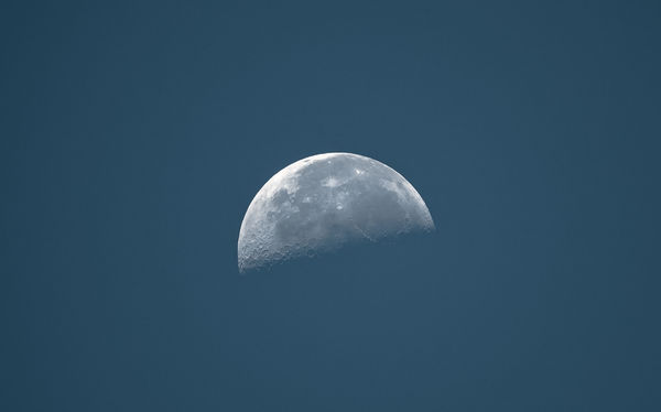 High Contrast vs. Low Contrast -OR- Daytime vs. Nighttime Moon: Anyone ...