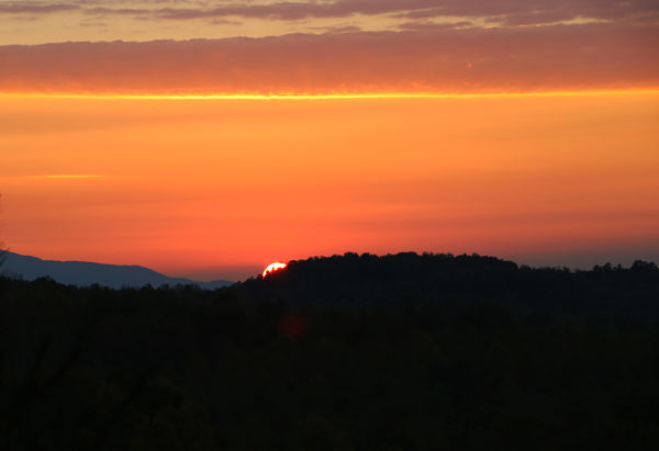 A Tennessee Sunset: I'm back in Tennessee and enjoying the approaching ...