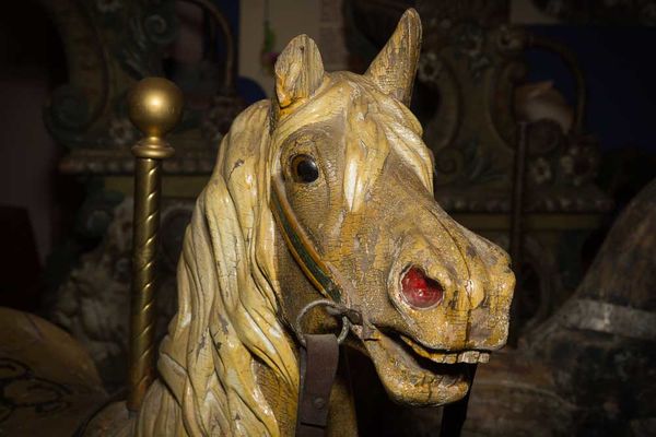 Carousel Museum: Went to the New England Carousel Museum in Bristol, CT ...