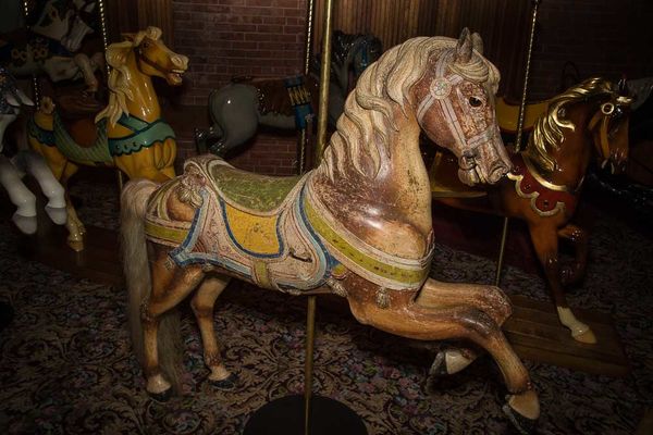 Carousel Museum: Went to the New England Carousel Museum in Bristol, CT ...