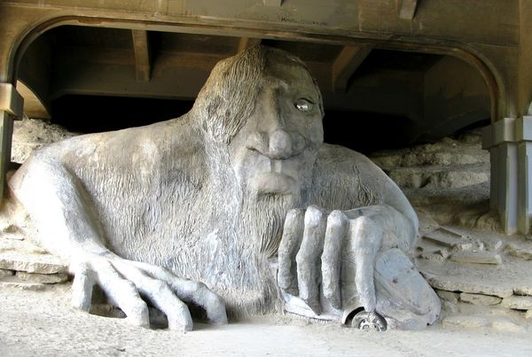 The Seattle Troll: It wasn't easy taking this shot. The troll is at the ...
