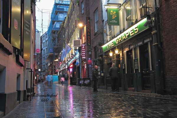 Mathew street liverpool uk: Mathew street liverpool uk - on a wet night ...