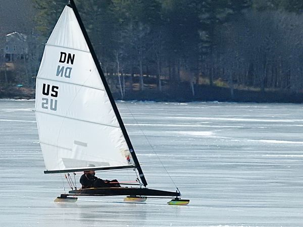 Ice Boating: People out enjoying themselves with their ice boats today ...