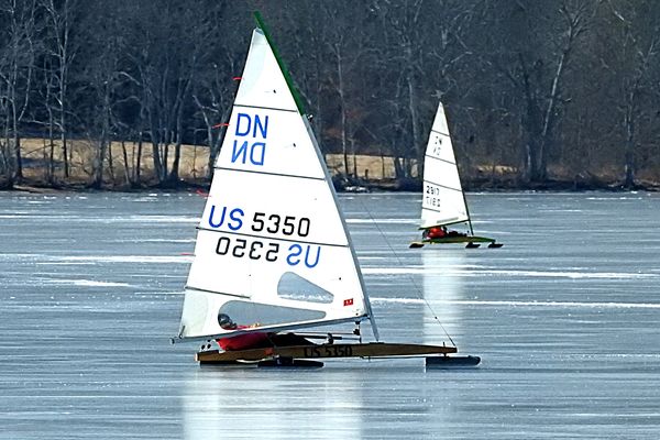 Ice Boating: People out enjoying themselves with their ice boats today ...