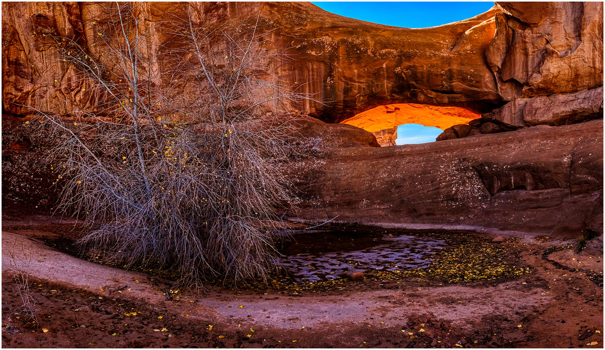 The Eye Of The... ....Whale Arch, Herdina Park section of Arches Nat'l ...