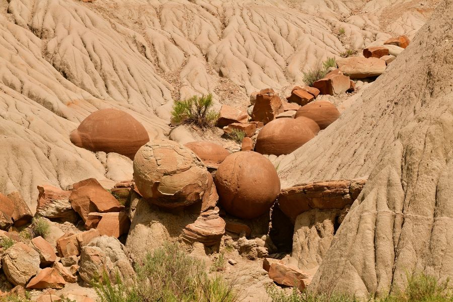 Odd geological formations in the Dakota badlands: I took these a few ...