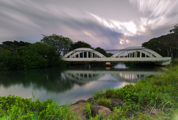 Anahulu ( Rainbow )bridge in Haleiwa , North shore island of Oahu ...