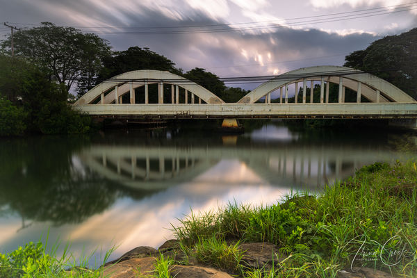 Anahulu ( Rainbow )bridge in Haleiwa , North shore island of Oahu ...