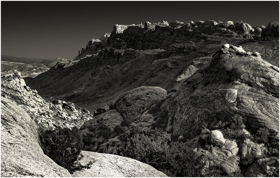 The Western Rim: ....in B&W...