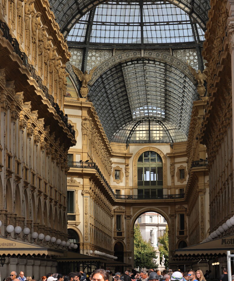 @ the Mall Milano Italy: @ the Mall Milano Italy...