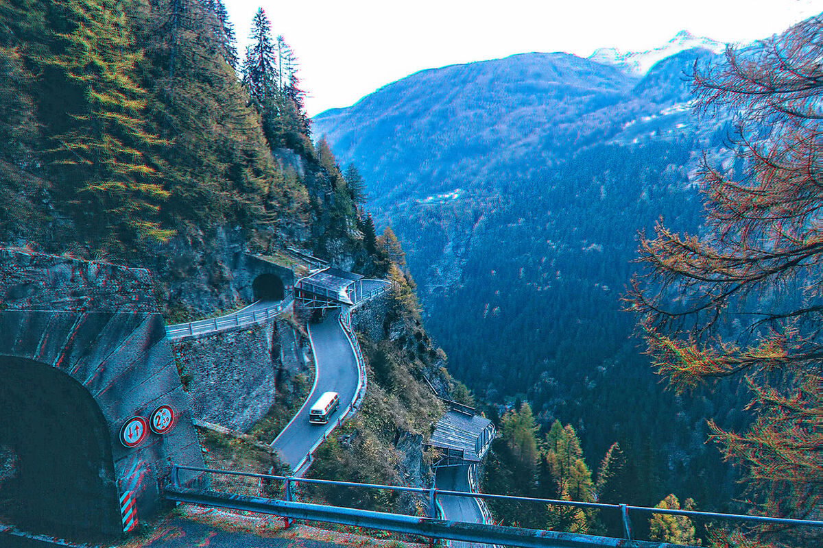 3D - Mountain Road Scenic: You will need a pair of anaglyph glasses to ...