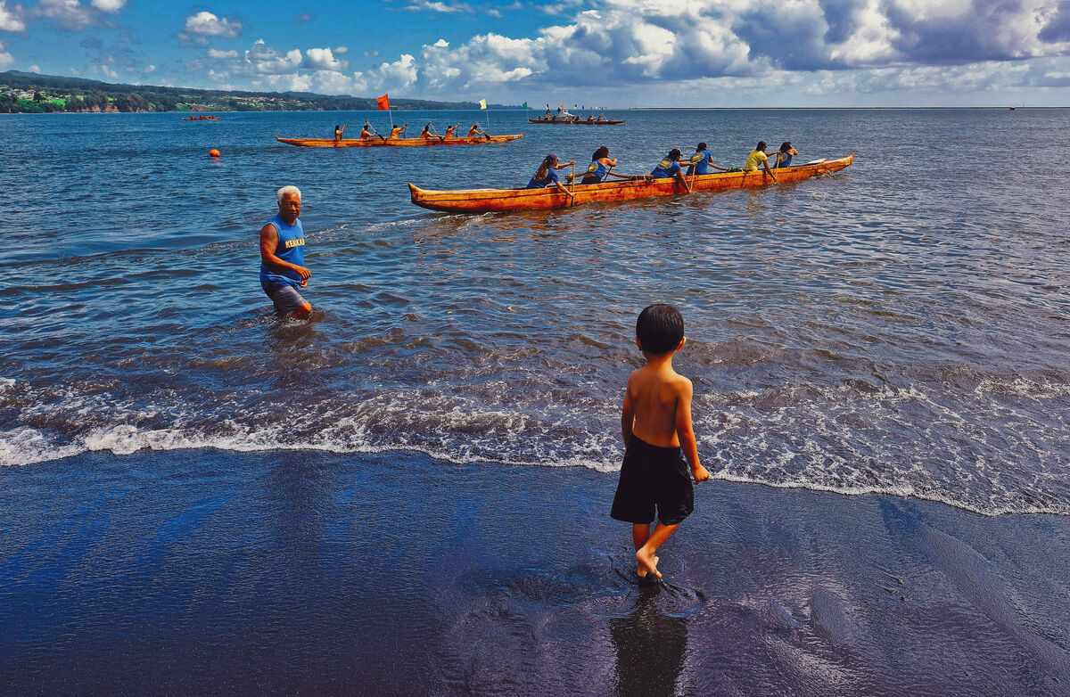 Canoe Regatta on Hilo Bay: A snapshot of boats heading to the starting ...