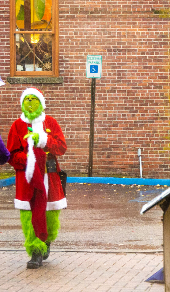 port Jefferson Santa Parade: It was raining hard last Sunday for the ...