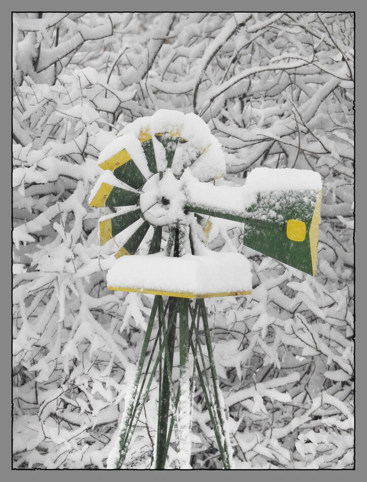 Windmill Stand Still: Many woke up this morning to a foot of wet snow ...