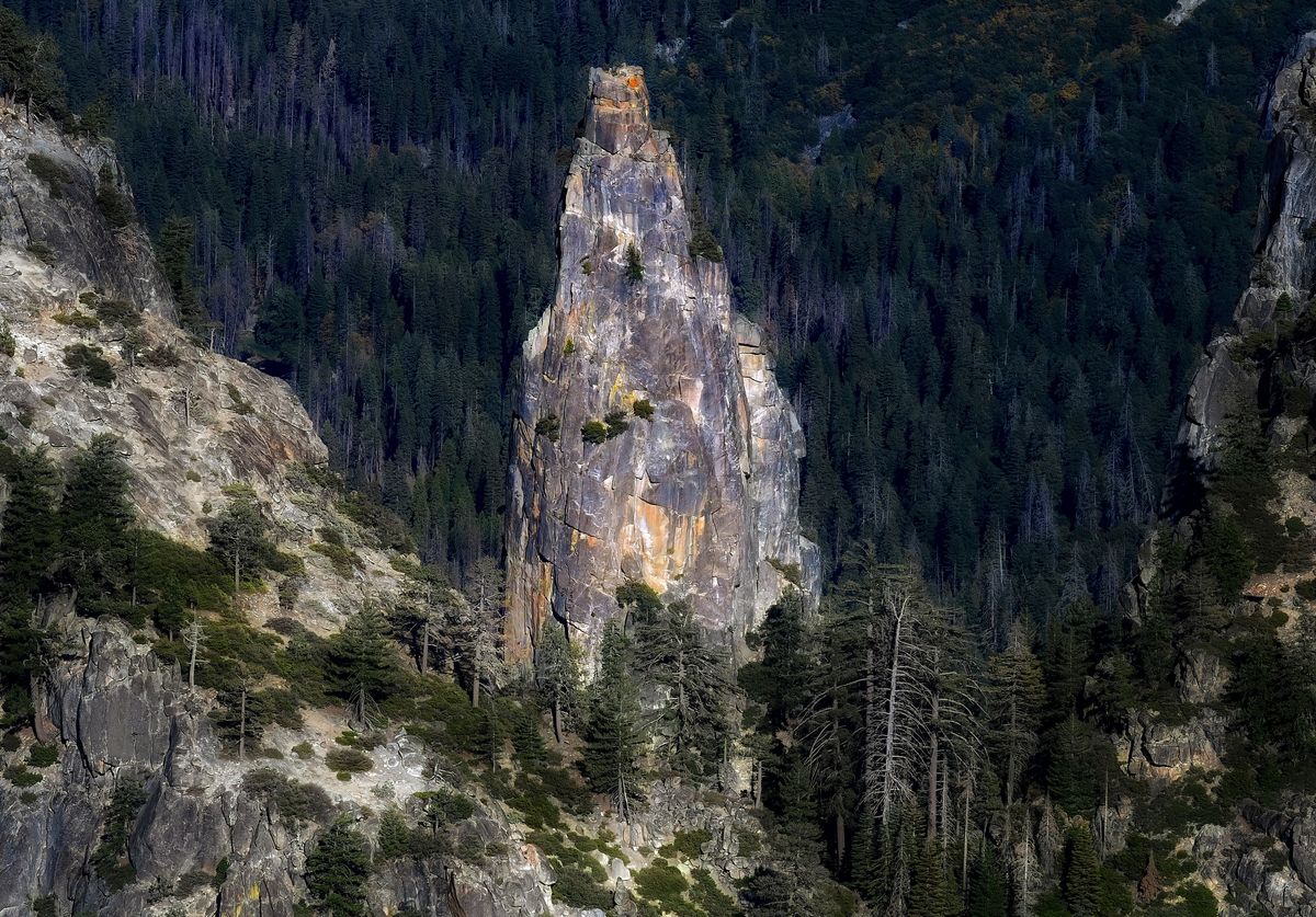 Spire: During my Yosemite hiking I came across this beautiful spire ...