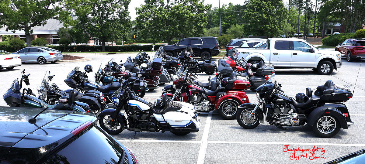 Biker Rest Stop: Caught this on the fly in a small shopping plaza in my ...