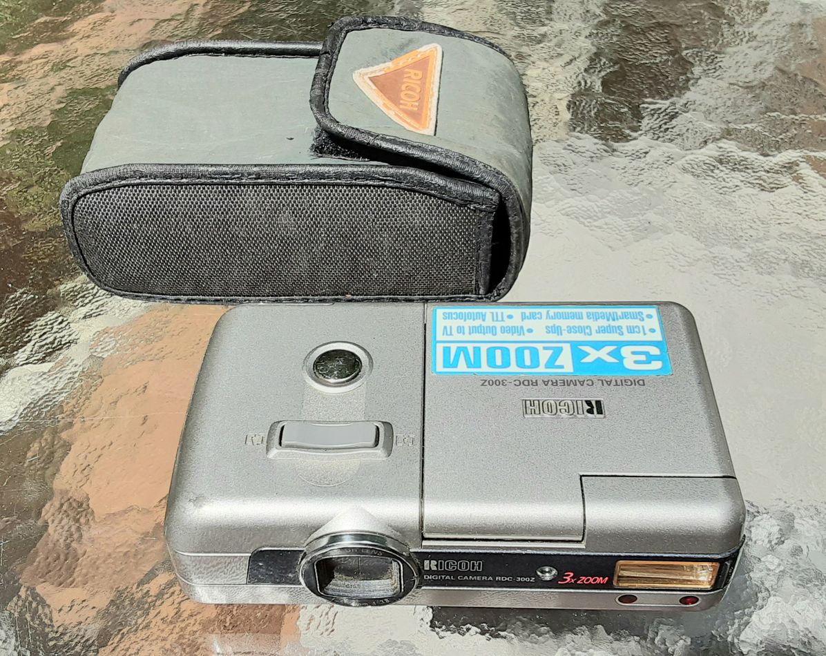 Collectors; Ricoh RDC-300Z a 1997 digital camera: Ricoh RDC-300Z ...