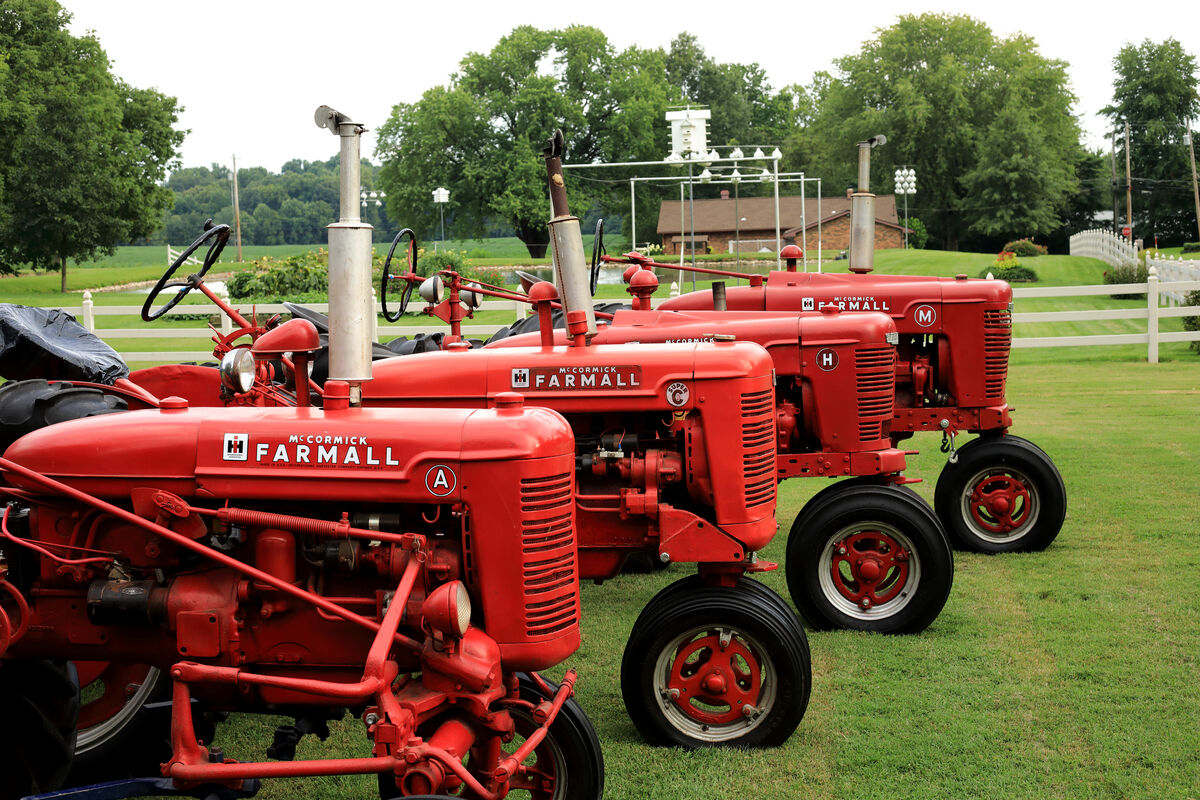 Tractor Heaven: Went to the barn the other day to take care of our ...