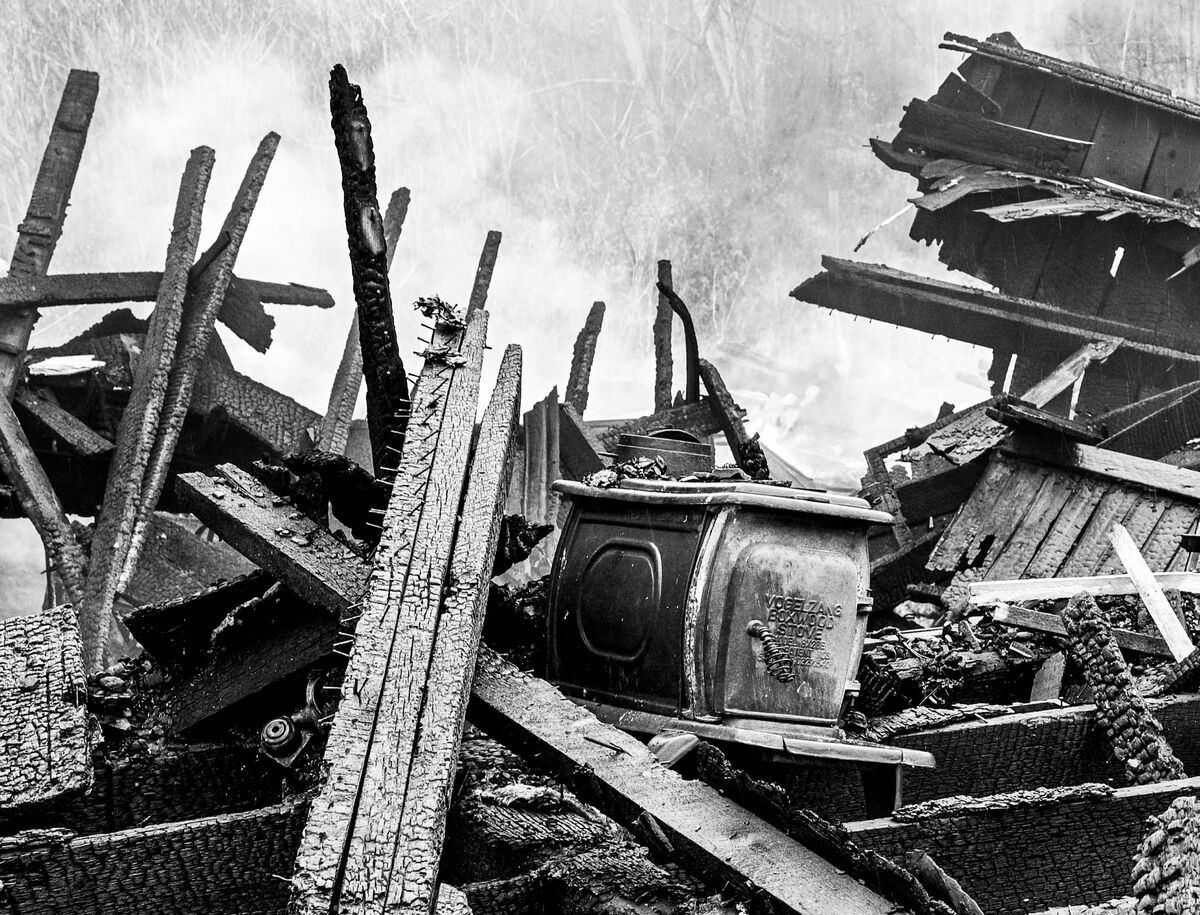 Woodstove in the burnt out rubble: Just another shot of the burned house...