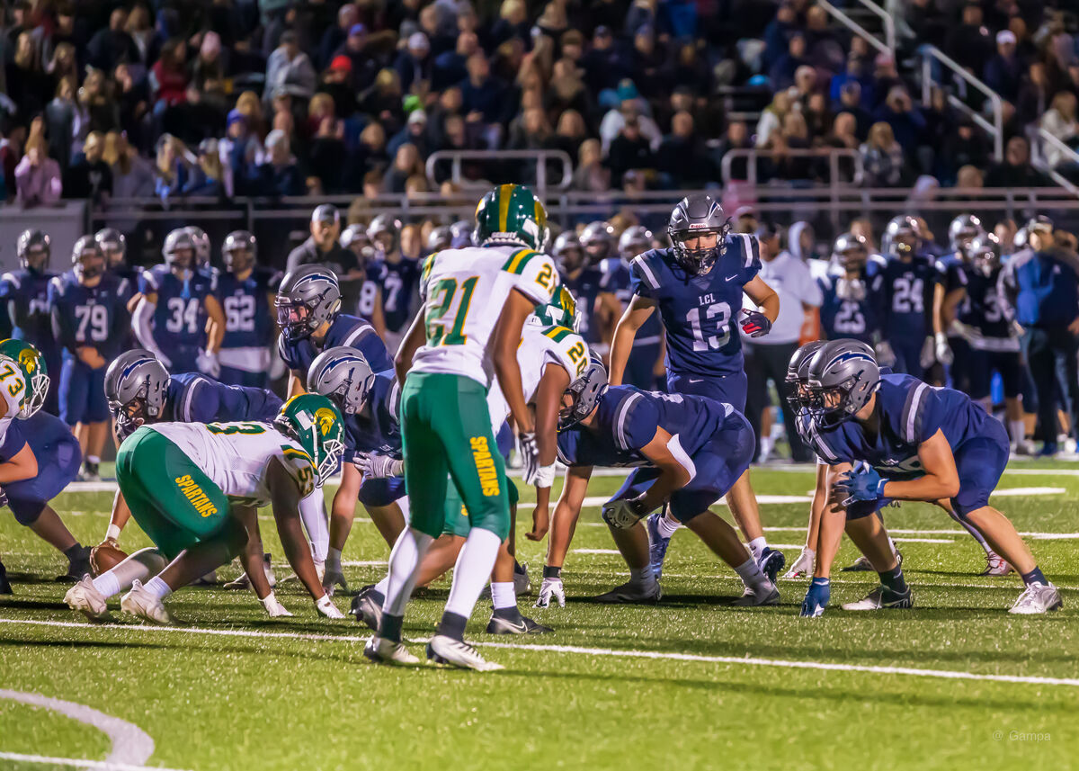 More High School Football under the lights (Best viewed in Download ...
