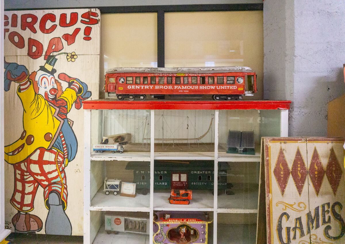Exhibits in the Circus Barn: Headquarters for this year's Indiana Barn ...