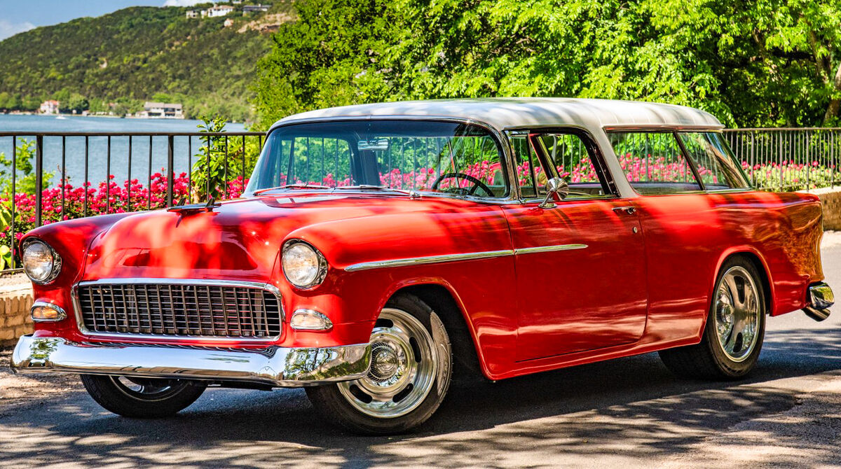 1955 Chevy Nomad: Nicly restored '55 Nomad.
