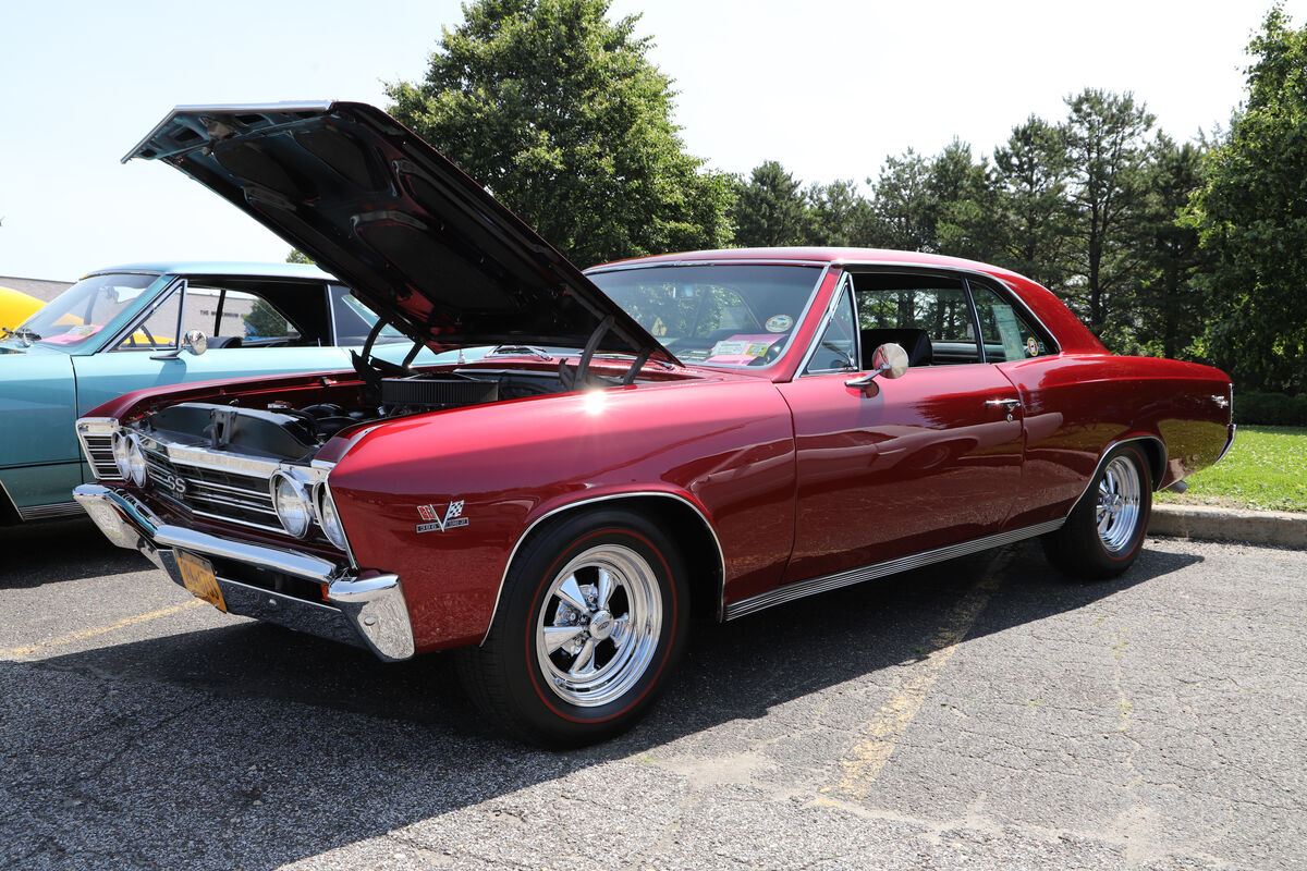 1967 Chevelle: Beautiful color!