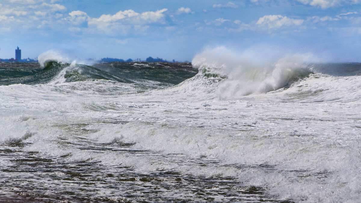 Windy !! Shot this one last week... it was WINDY The weather service ...