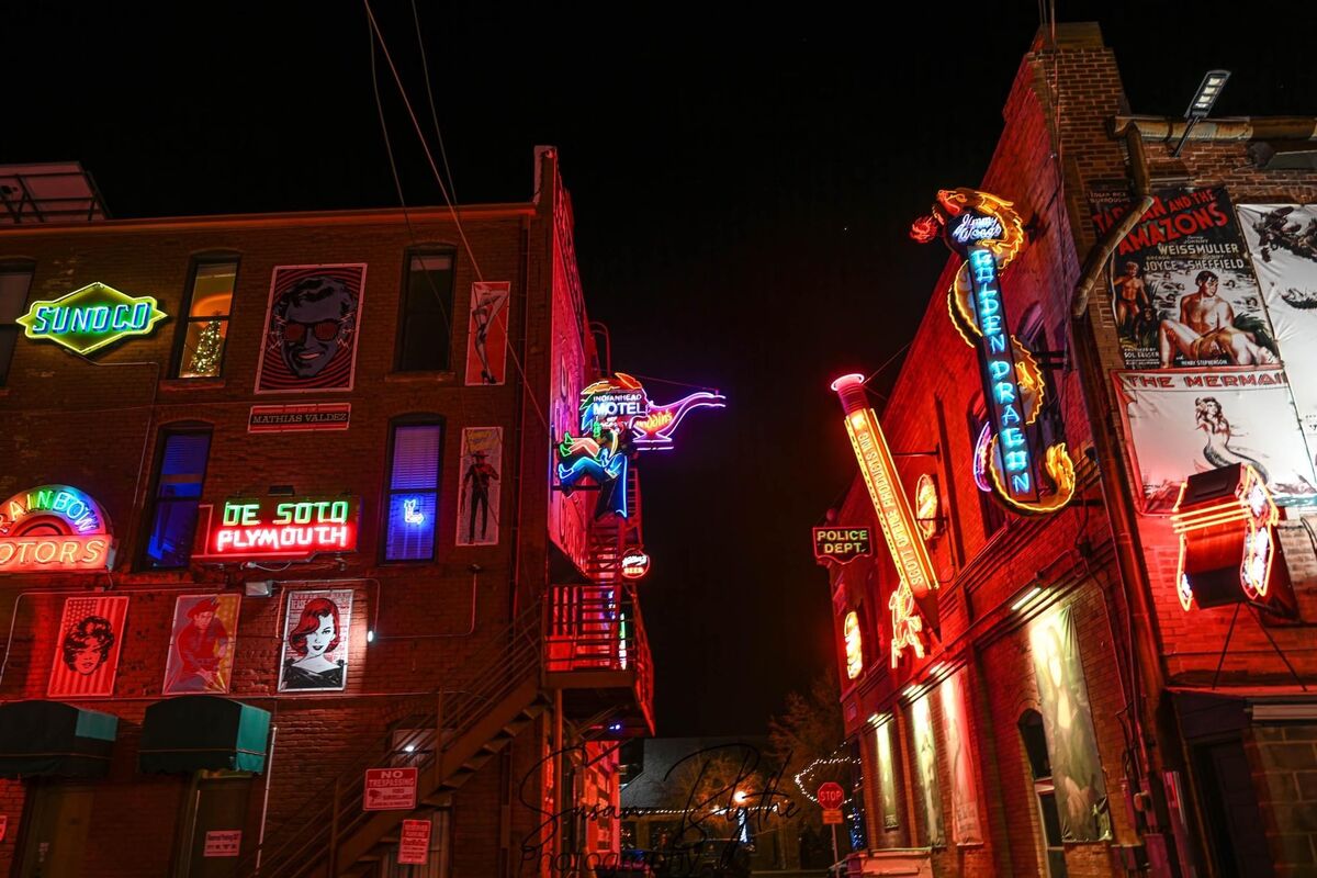 Neon Alley: This is Neon alley in Pueblo Colorado, this is my first ...