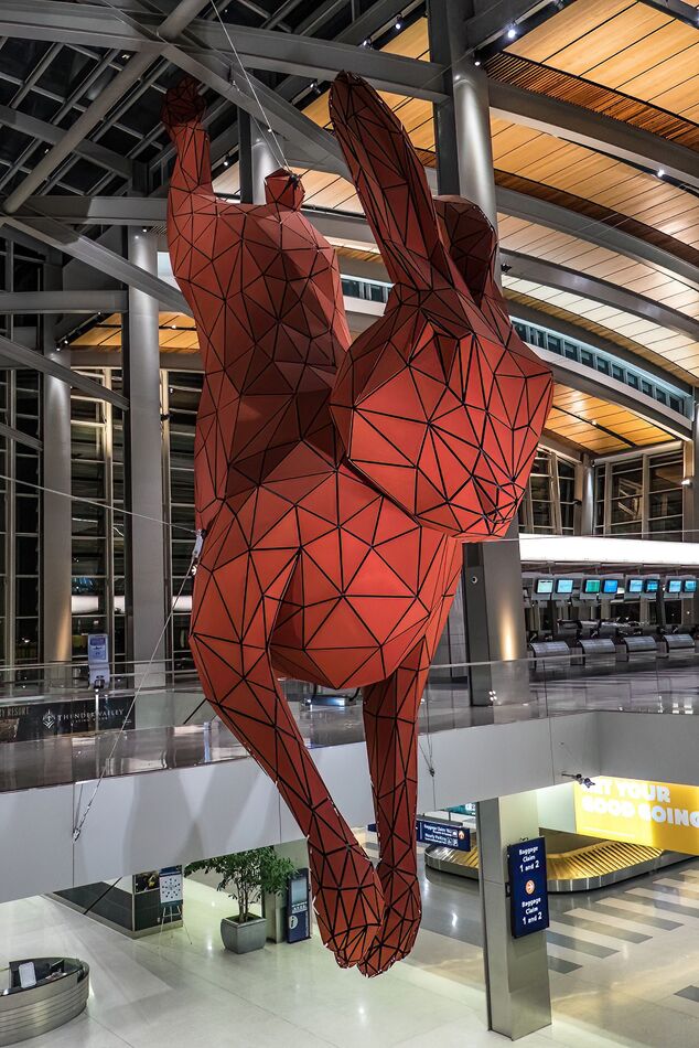 Sacramento Airport 2016: I don't fly in that much, but I love the decor ...