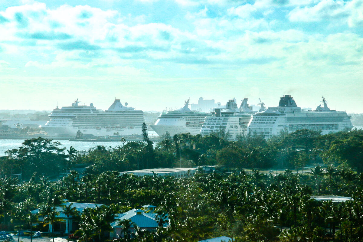 2016 Trip to Atlantis, Bahamas: In the middle of winter, with snow on ...