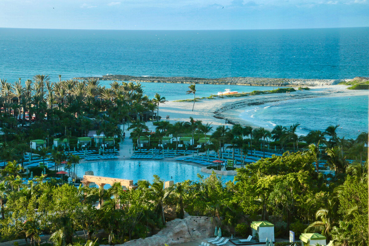 2016 Trip to Atlantis, Bahamas: In the middle of winter, with snow on ...