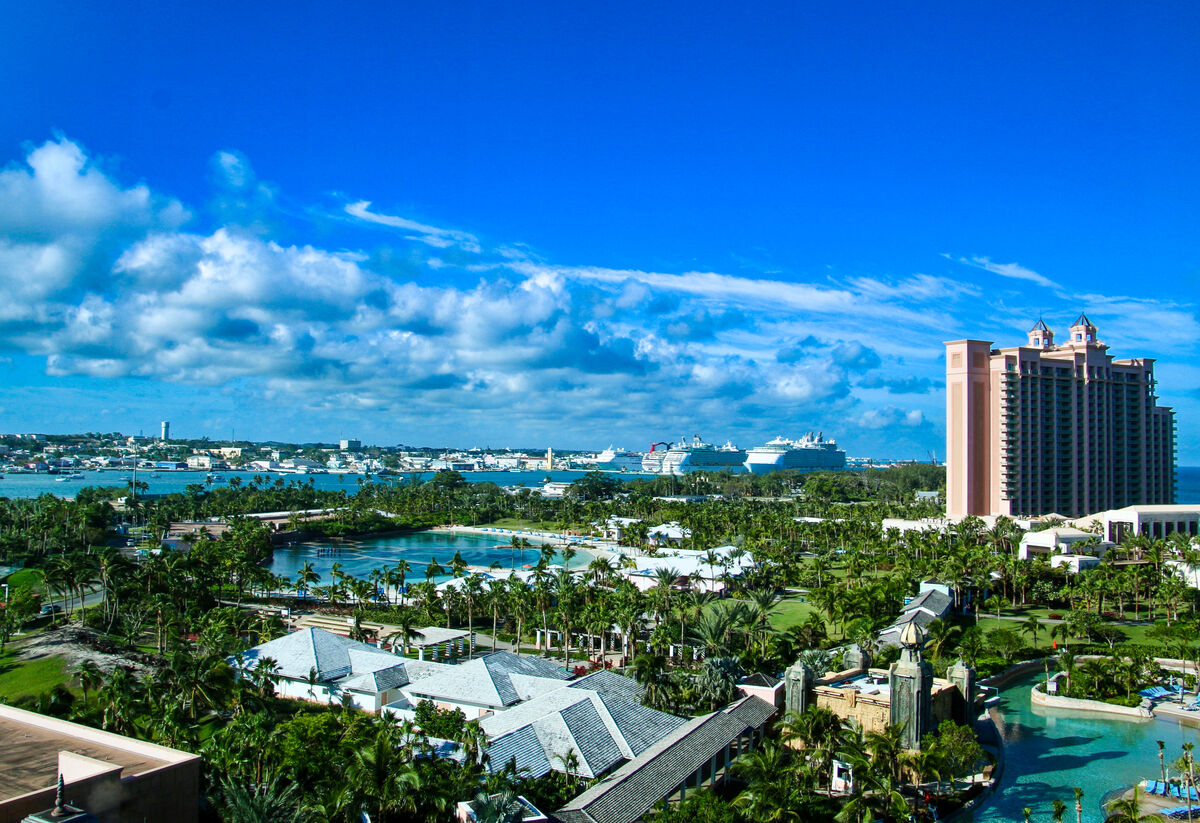 2016 Trip to Atlantis, Bahamas: In the middle of winter, with snow on ...