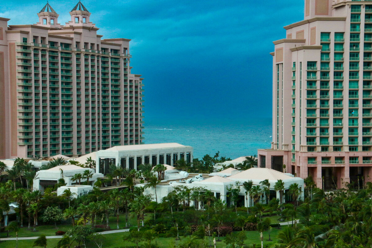 2016 Trip to Atlantis, Bahamas: In the middle of winter, with snow on ...