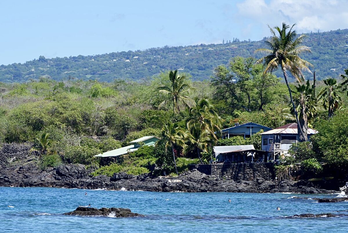 Napo’apo’o Beach Hawaii🌸💐: This is a beach area about 15 miles south of ...