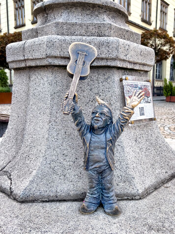 More Wroclaw Dwarfs: We had a fun time finding and photographing many ...