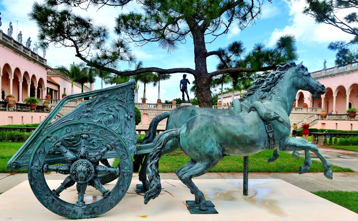 Ringling Courtyard: Courtyard statues at the Ringling Museum, Sarasota, FL.