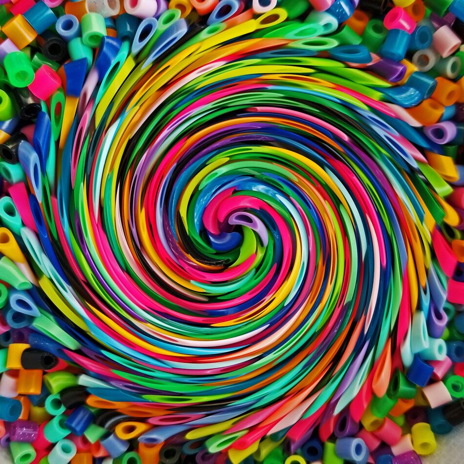 Twisted Fun: Playing again with twist. DO NOT STARE too long.