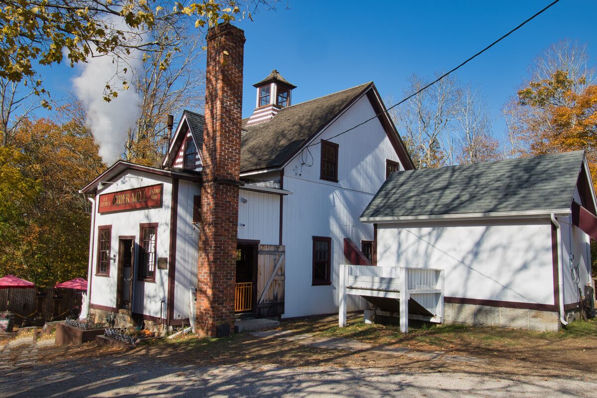 The last steam-powered cider press in the USA: Founded by Benjamin ...