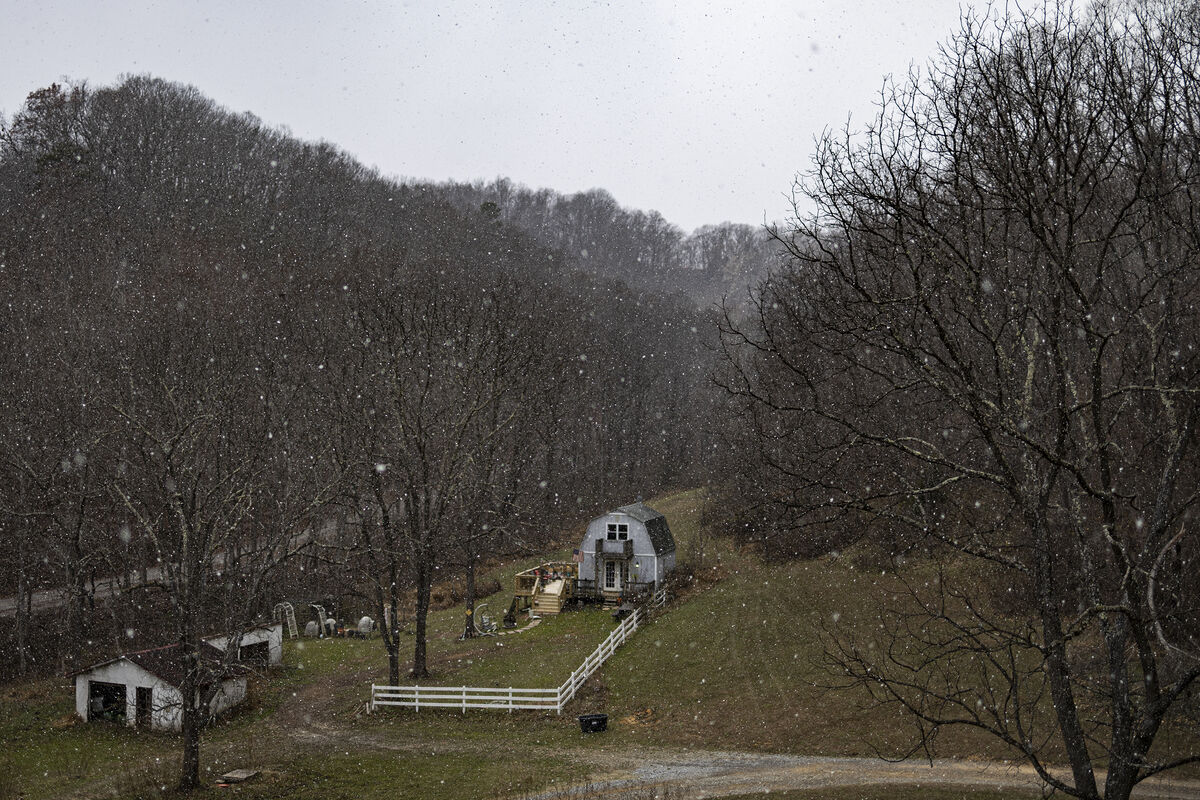 A winter's day in the mountains of Virginia: It was a gloomy winter's ...