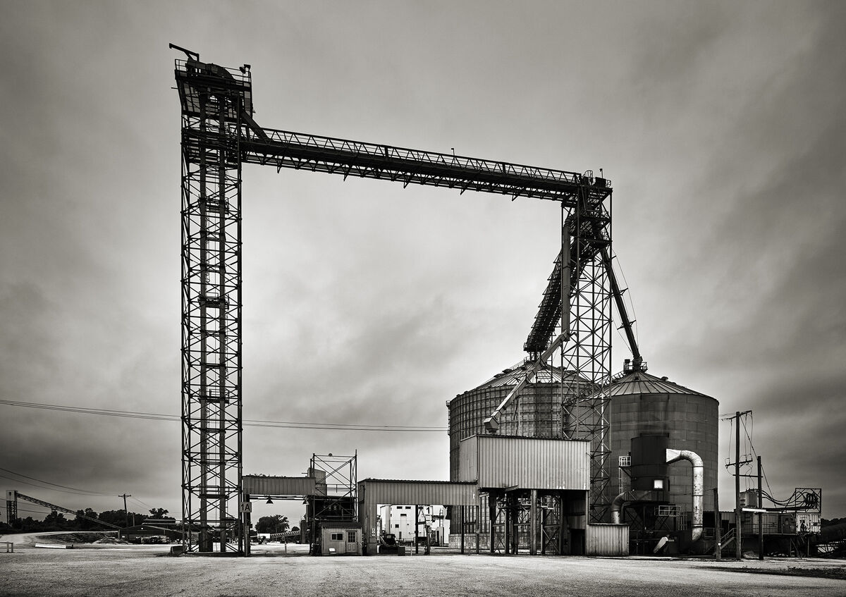 Consolidated Grain & Barge: Trucks full of corn or soybeans unload here ...
