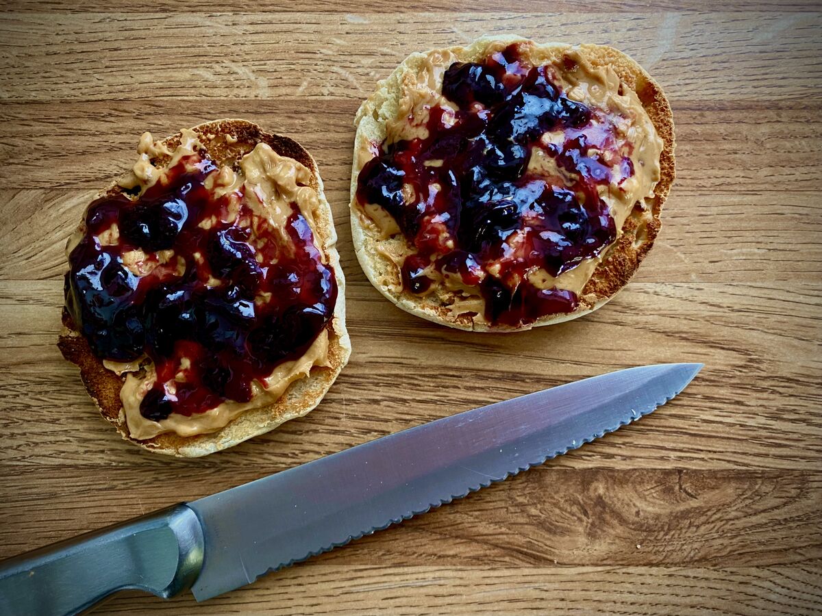 How do you....... DO IT? :sm06: ....open your English Muffin? ...I use ...